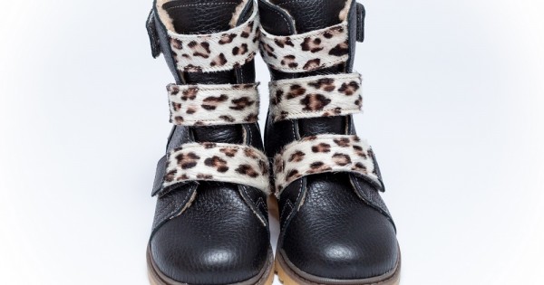 Natural leather baby girl boots model MIKAELA